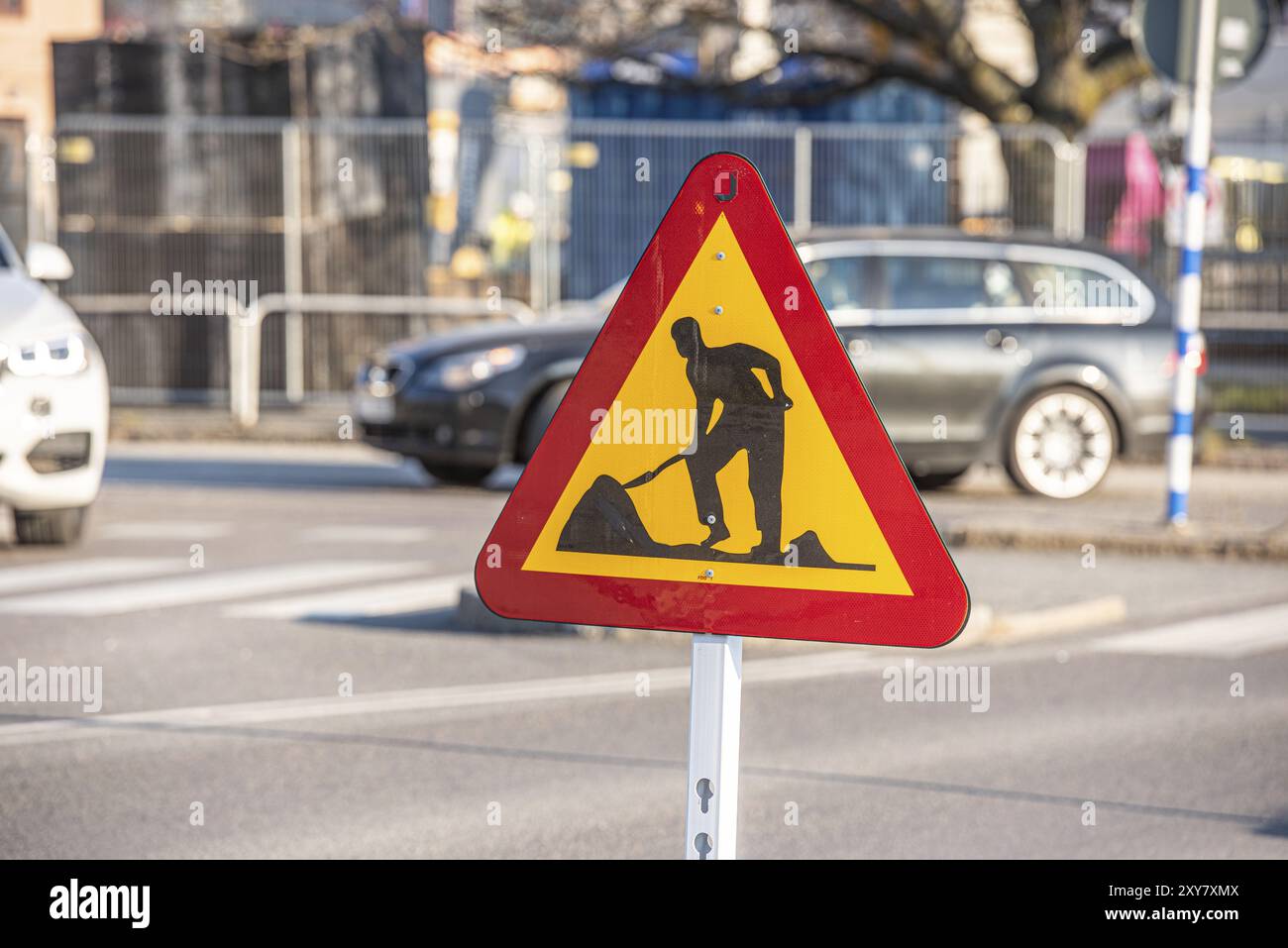 Road sign showing intersection hi-res stock photography and images - Alamy