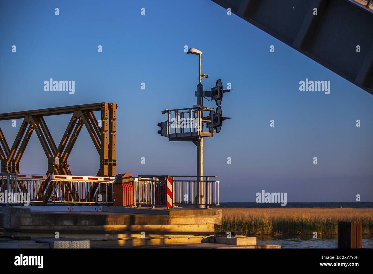 Opening of a modern lift bridge Stock Photo - Alamy