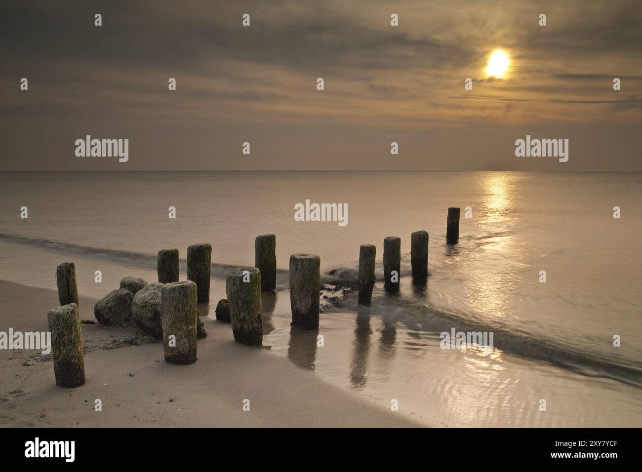 A groyne on the west beach Stock Photo - Alamy