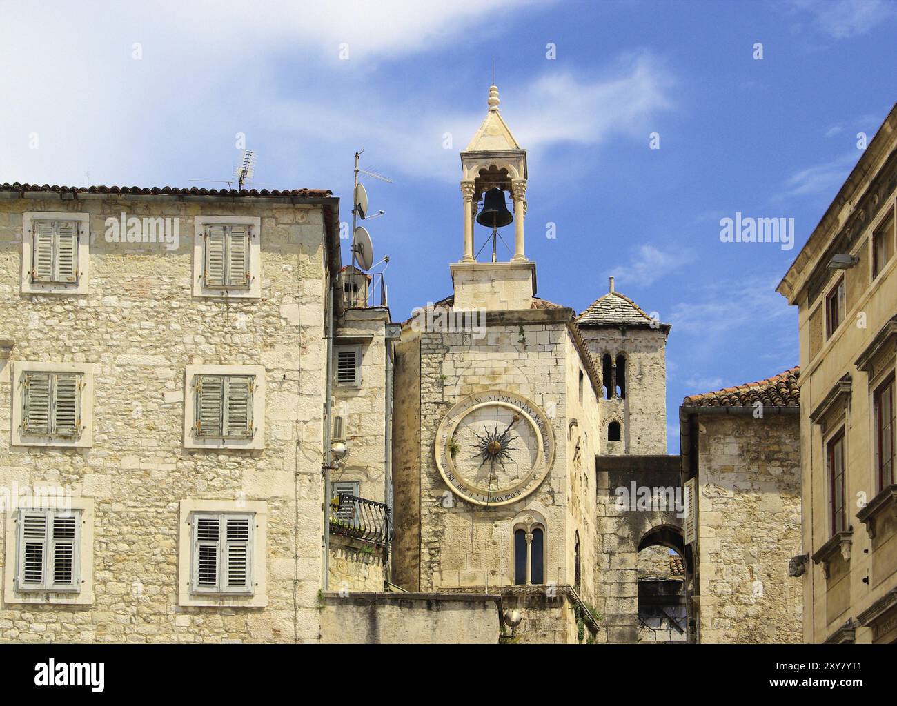 Split clock, Split clock Stock Photo - Alamy