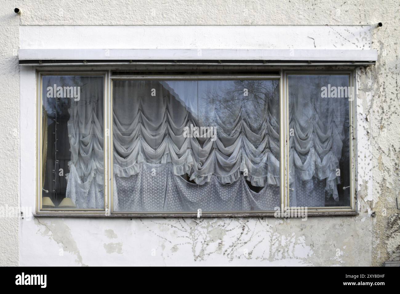 Bad design of windows hi-res stock photography and images - Alamy