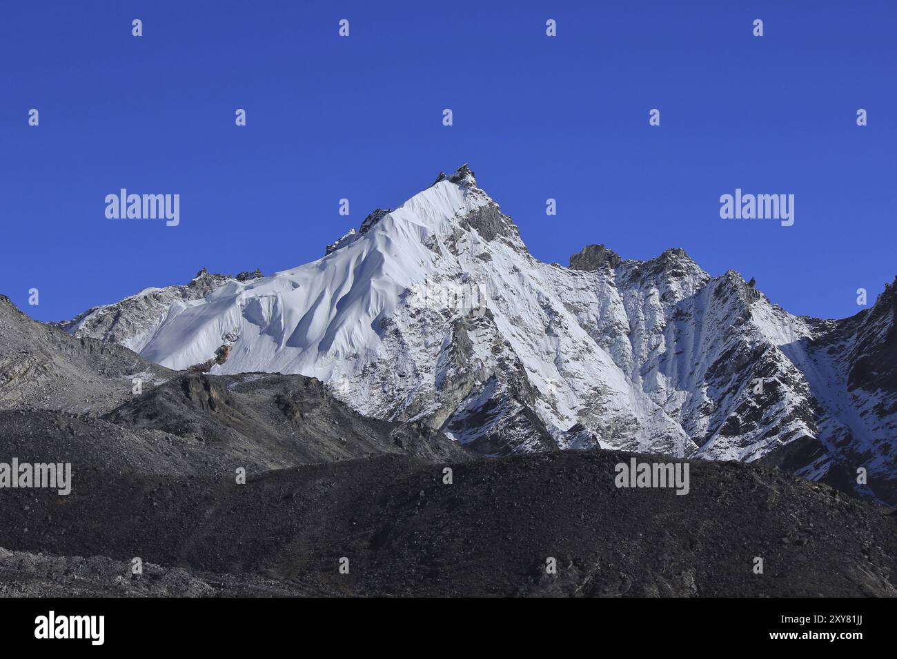Snow capped mountain Kongma Tse, Everest National Park, Nepal. Nature ...