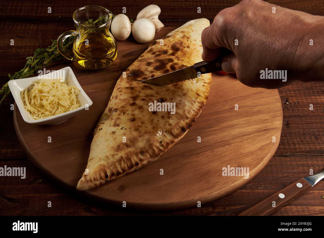 Queso mozzarella casero hi-res stock photography and images - Alamy