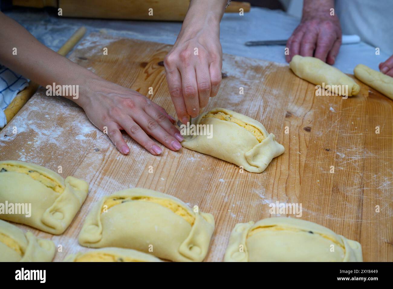 Traditional Cypriot Flaouna delicious Greek Easter Cheese Bread ...