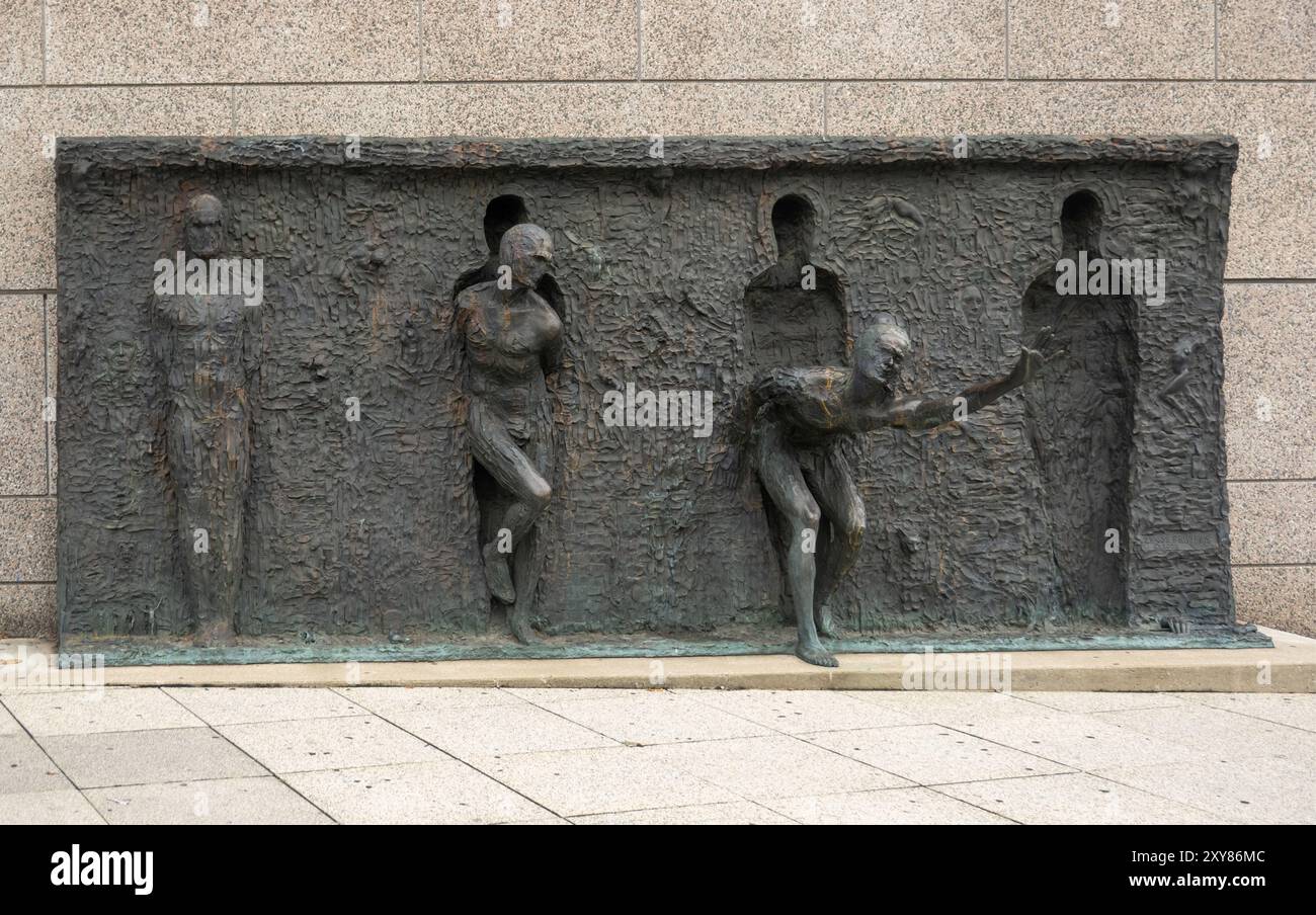 Freedom public sculpture in downtown Philadelphia PA Stock Photo - Alamy