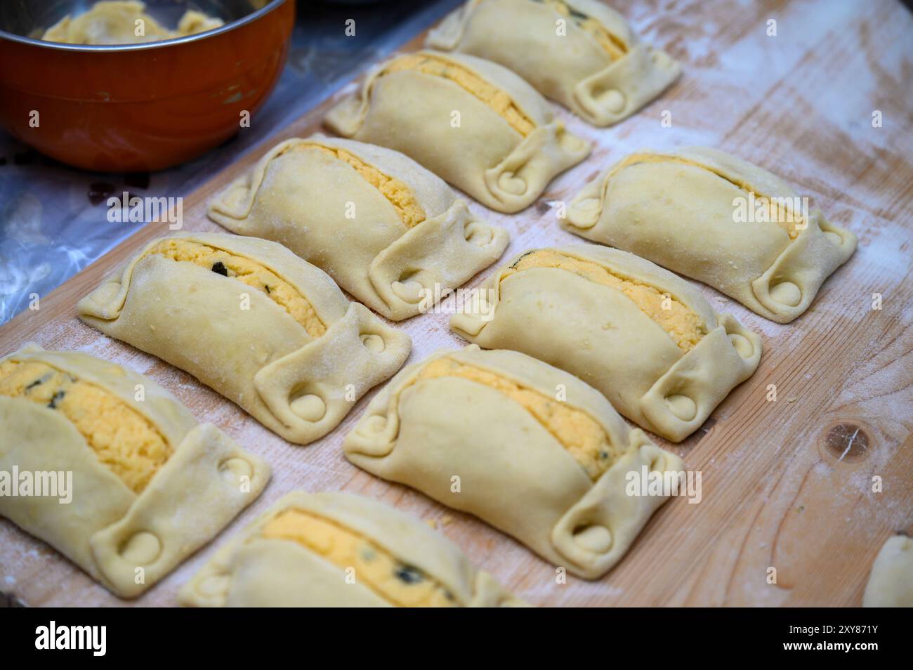Traditional Cypriot Flaouna delicious Greek Easter Cheese Bread ...