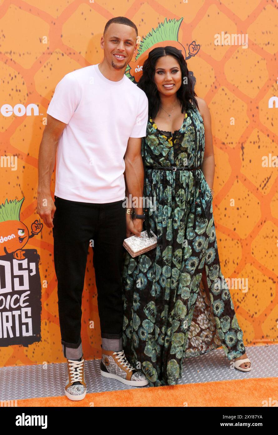 Stephen Curry and Ayesha Curry at the Nickelodeon Kids' Choice Sports ...