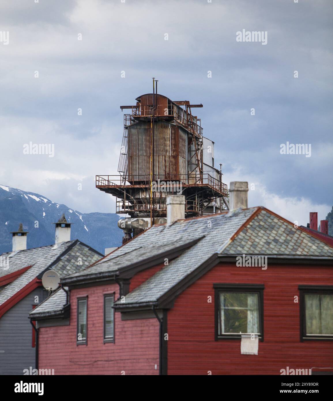 Rusty looking structure hi-res stock photography and images - Alamy