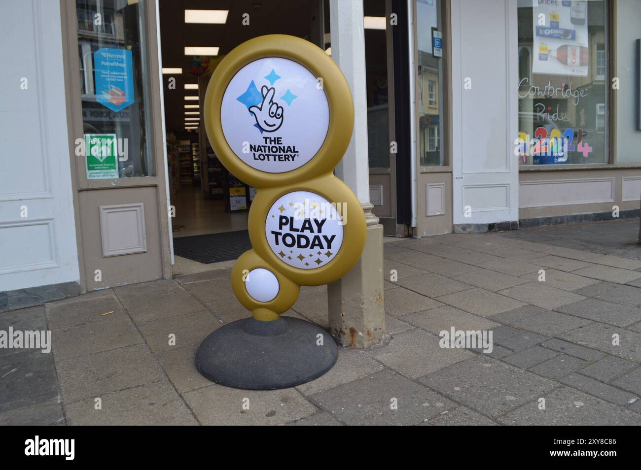 Gold national lottery sign hi-res stock photography and images - Alamy