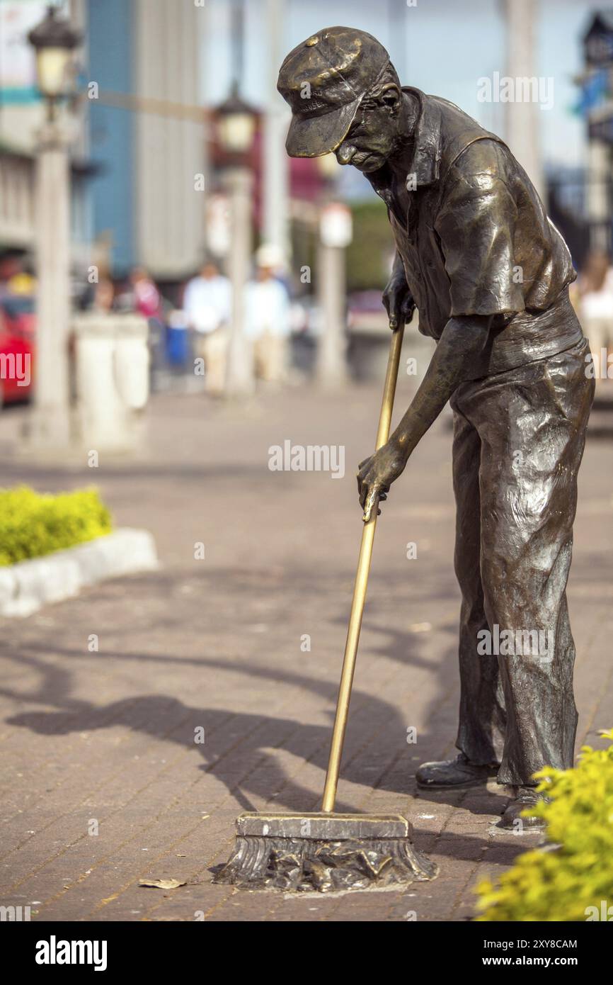 Statue in Central Park in Costa Rica Stock Photo - Alamy