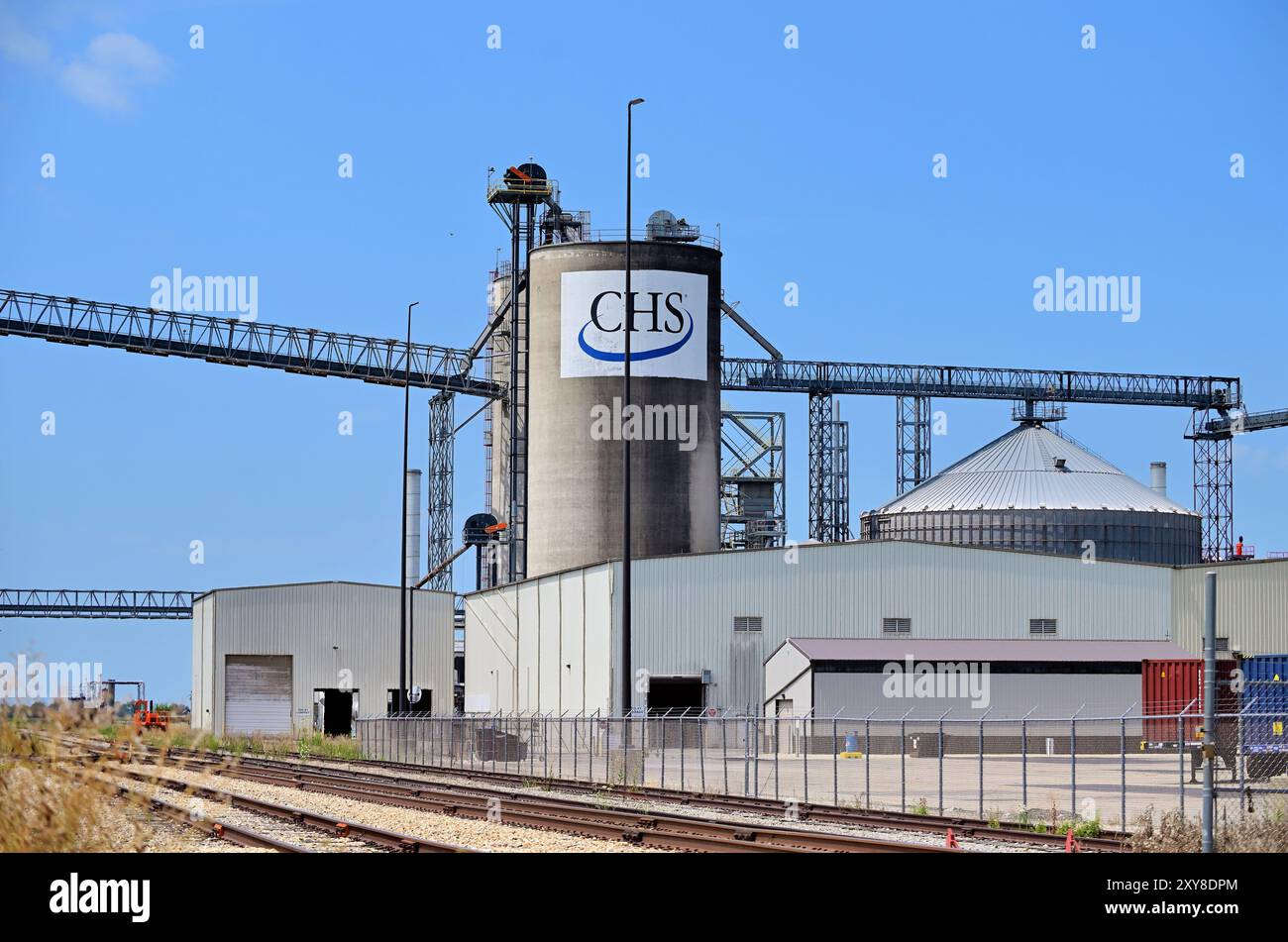 Rochelle, Illinois, USA. A large corn processing facility that produces ...