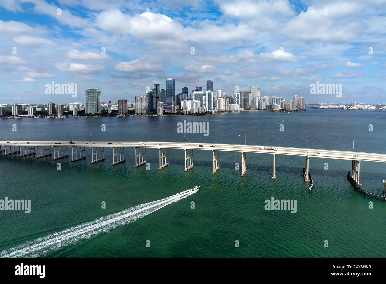 Bridge going into horizon hi-res stock photography and images - Alamy