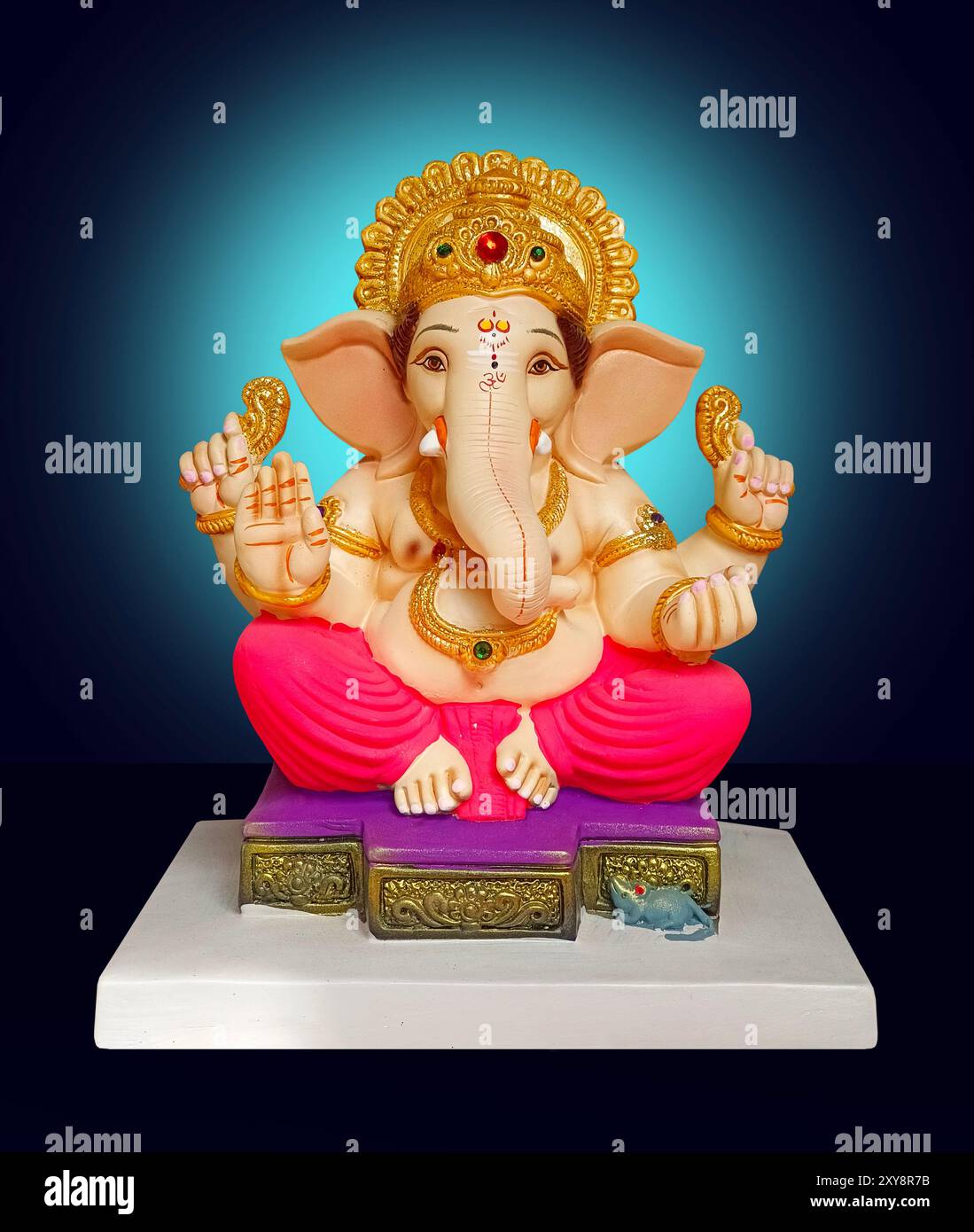 Colorful murti hi-res stock photography and images - Alamy