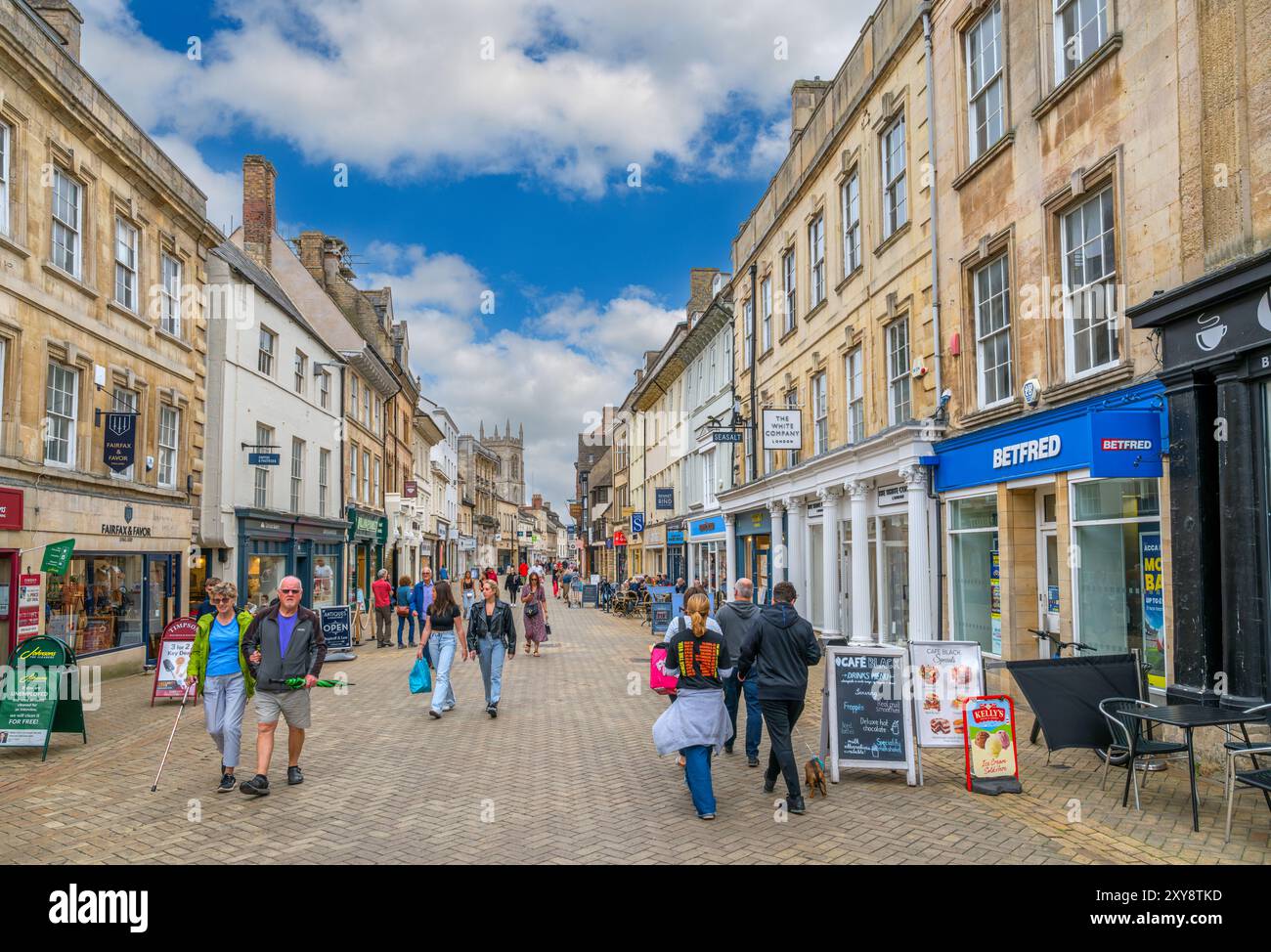Shops on the High Street in the town centre, Stamford, Lincolnshire ...