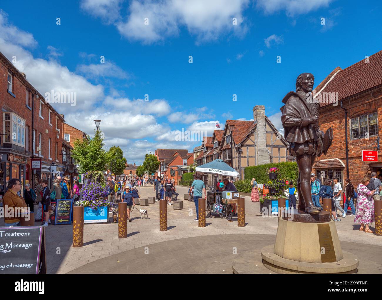 Statue of William Shakespeare on Henley Street in the town centre ...
