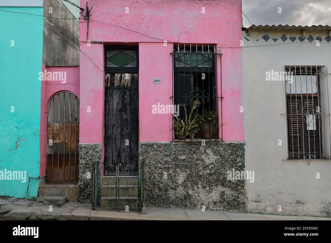 Havana window grille cuba hi-res stock photography and images - Alamy