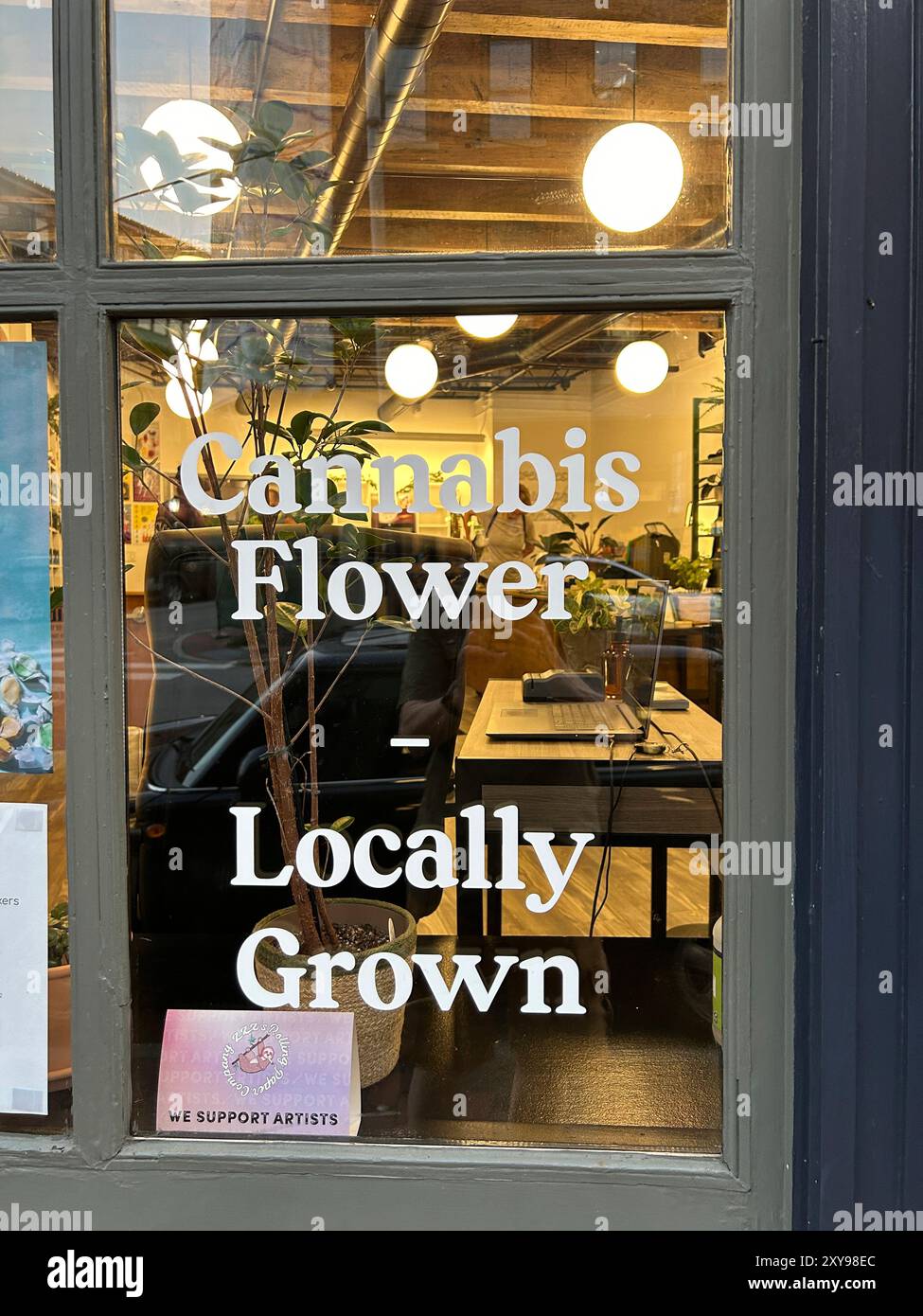 Marijuana signs hi-res stock photography and images - Alamy