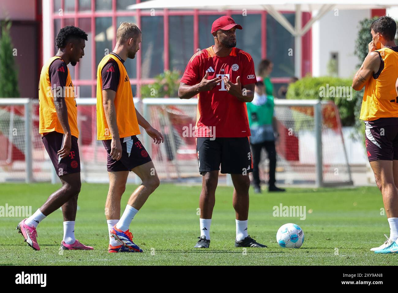 Vincent Kompany (FC Bayern Muenchen, Cheftrainer), Oeffentliches ...