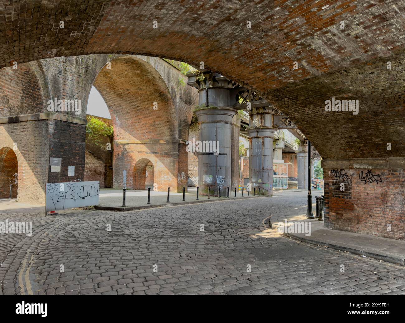 Manchester city architecture bridges hi-res stock photography and ...