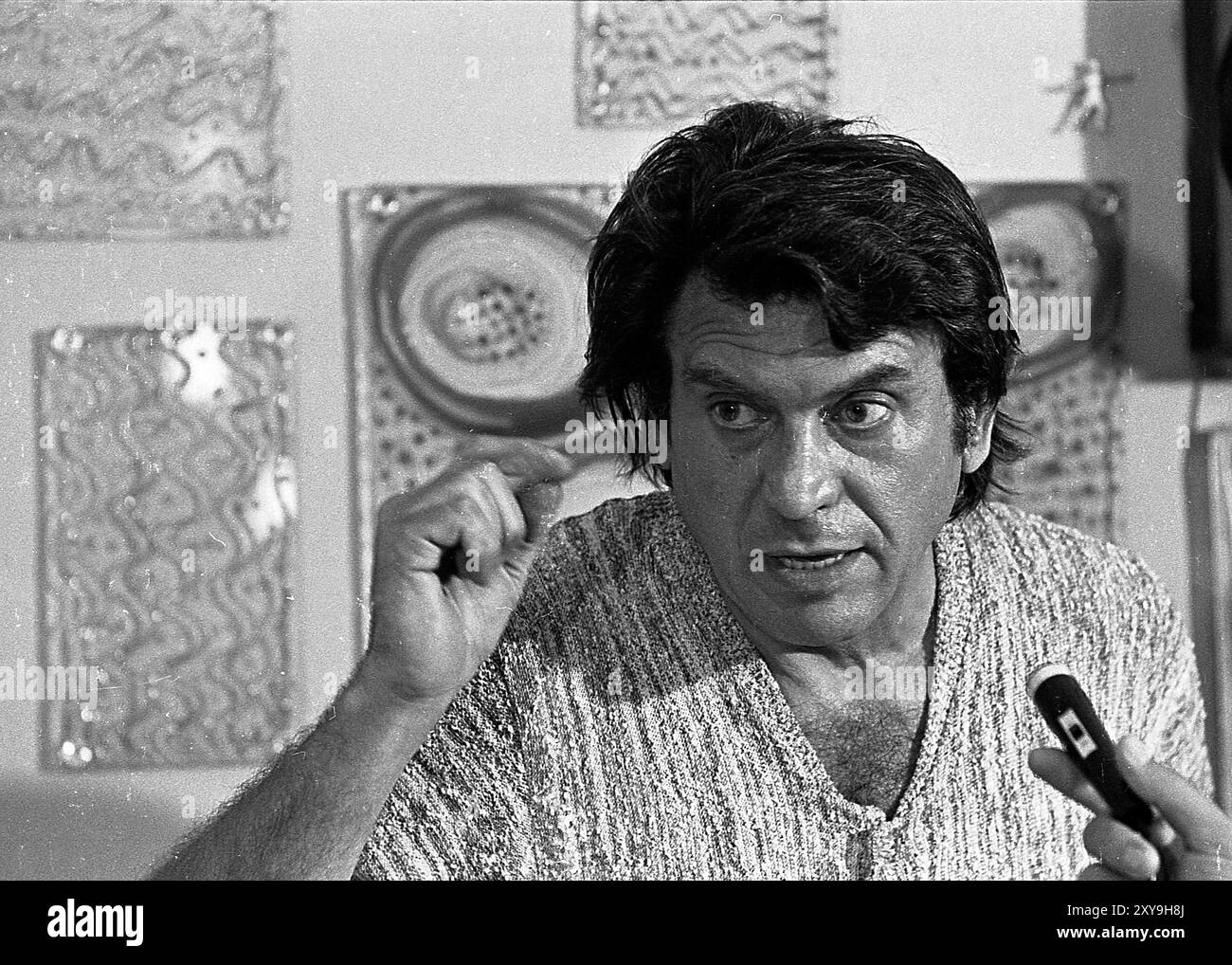 Czechoslovakian-born and naturalized Argentine sculptor Gyula Kosice ...