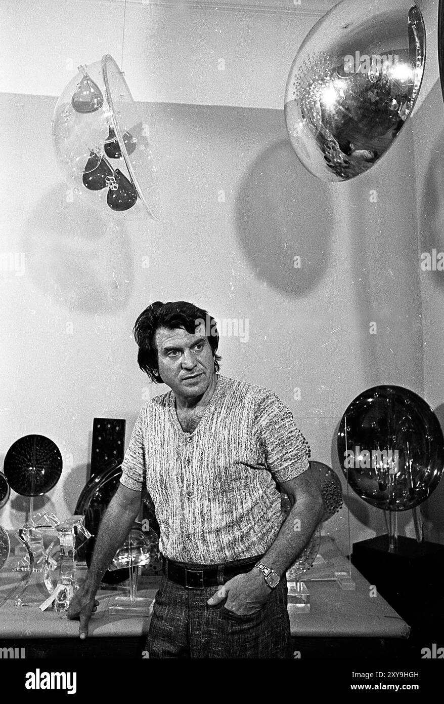 Czechoslovakian-born and naturalized Argentine sculptor Gyula Kosice ...