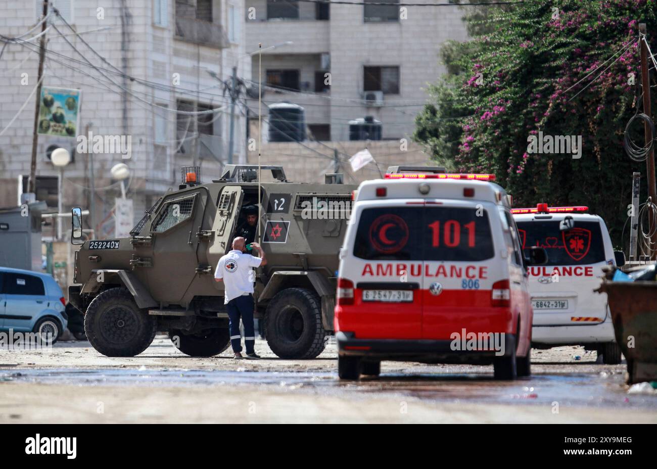 Palestinian ambulances hi-res stock photography and images - Alamy