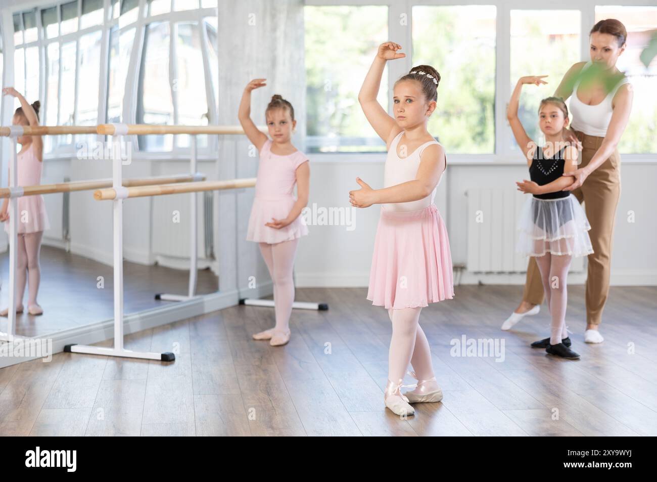 Fourth position in classical ballet hi-res stock photography and images ...