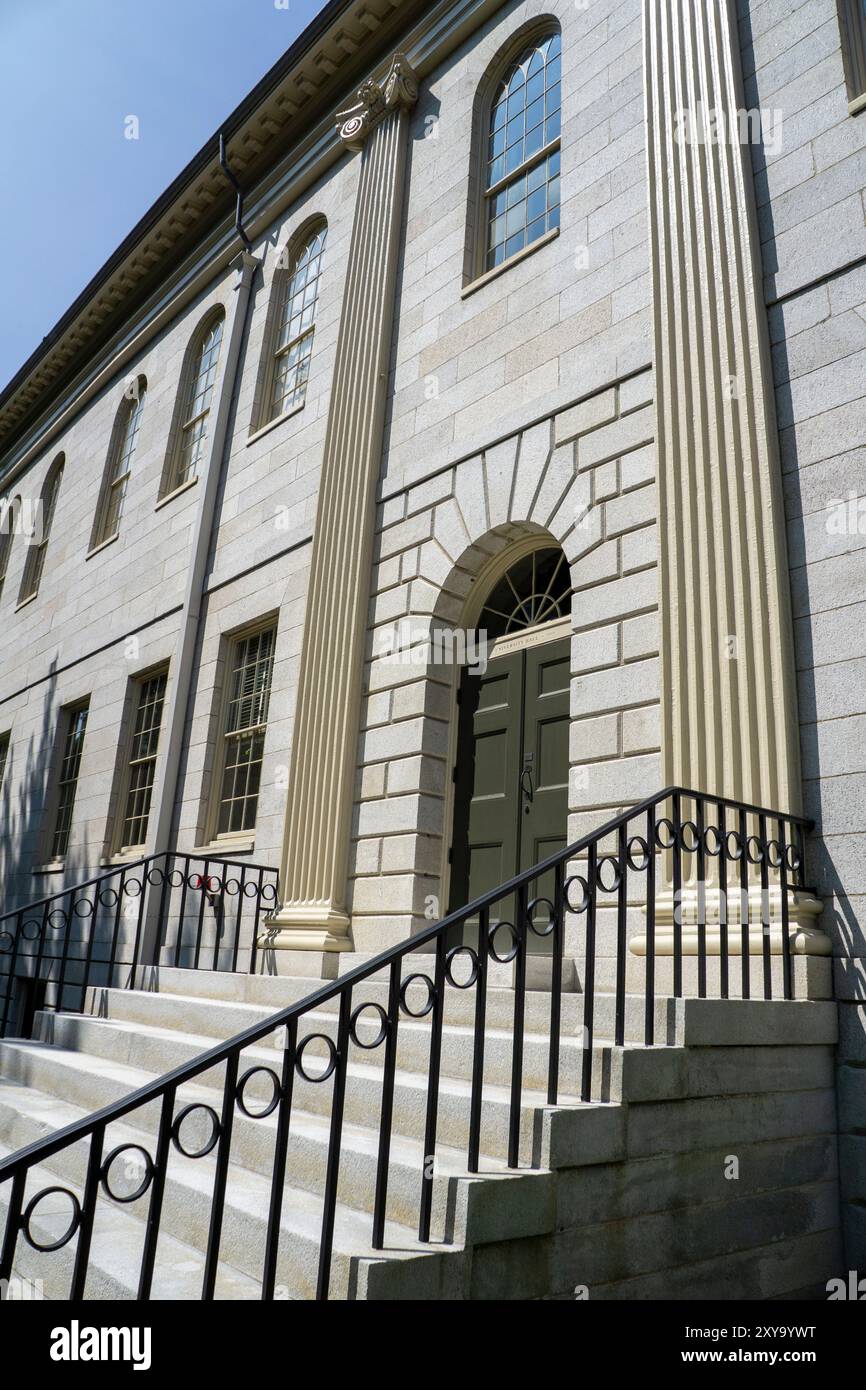 University Hall, building exterior, Harvard Yard, Harvard University ...