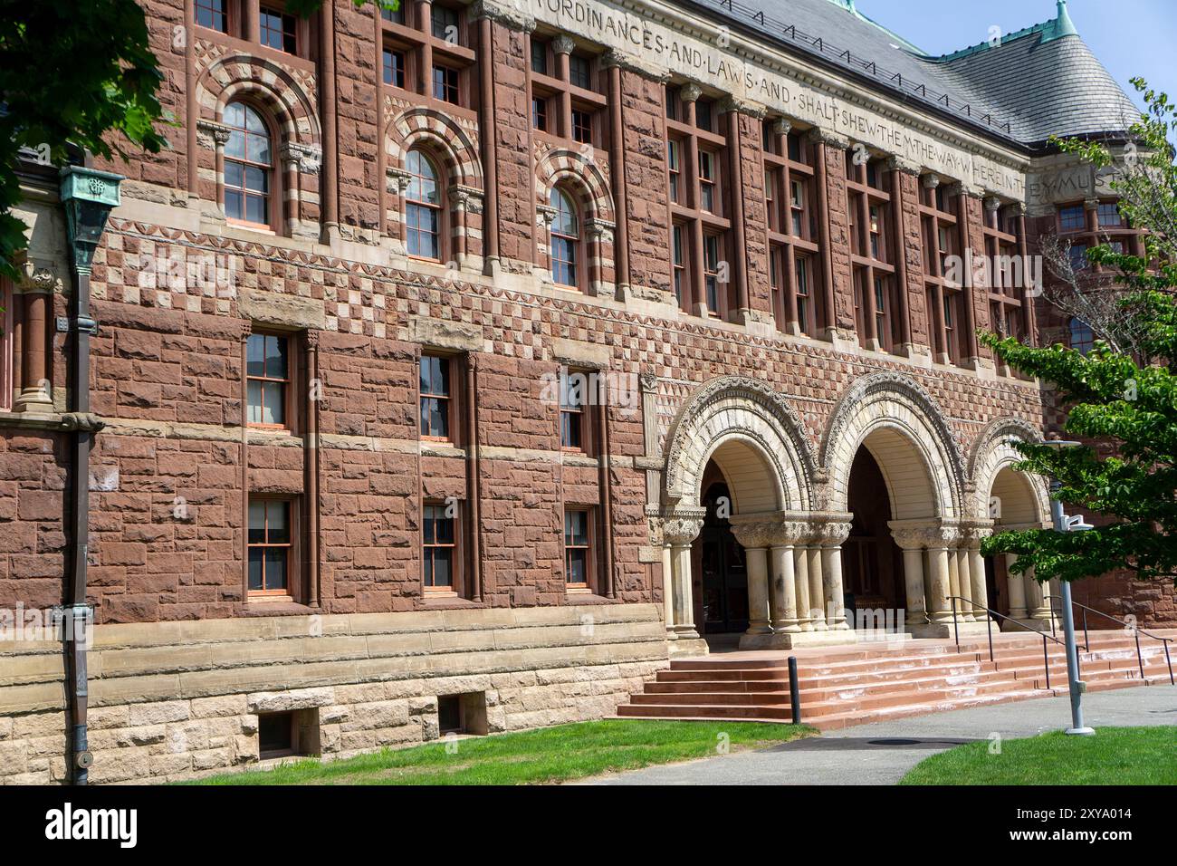 Harvard law school building hi-res stock photography and images - Alamy