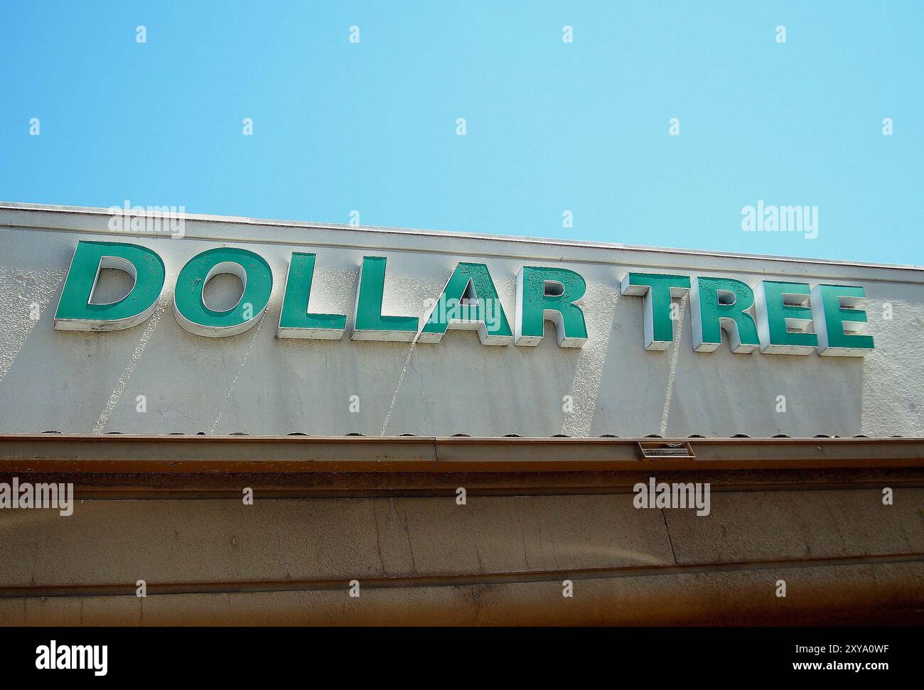 Dollar Tree store in California Stock Photo - Alamy