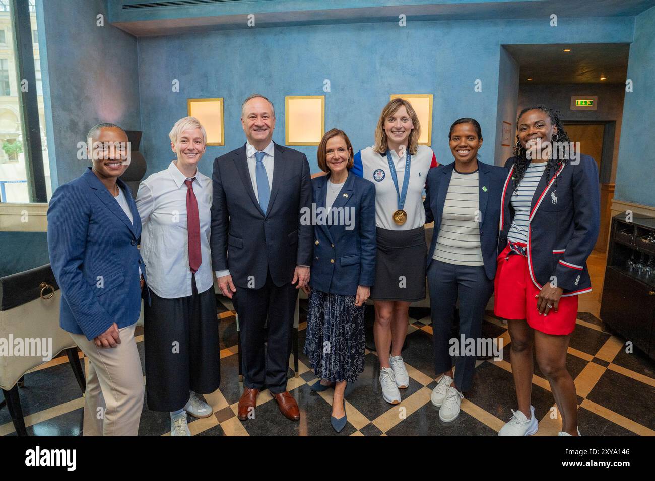 Doug emhoff 8 jpg hi-res stock photography and images - Alamy