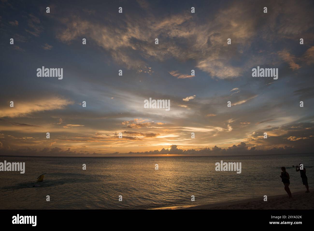 Sunset over West Bay Beach, Roatan, Honduras Stock Photo - Alamy