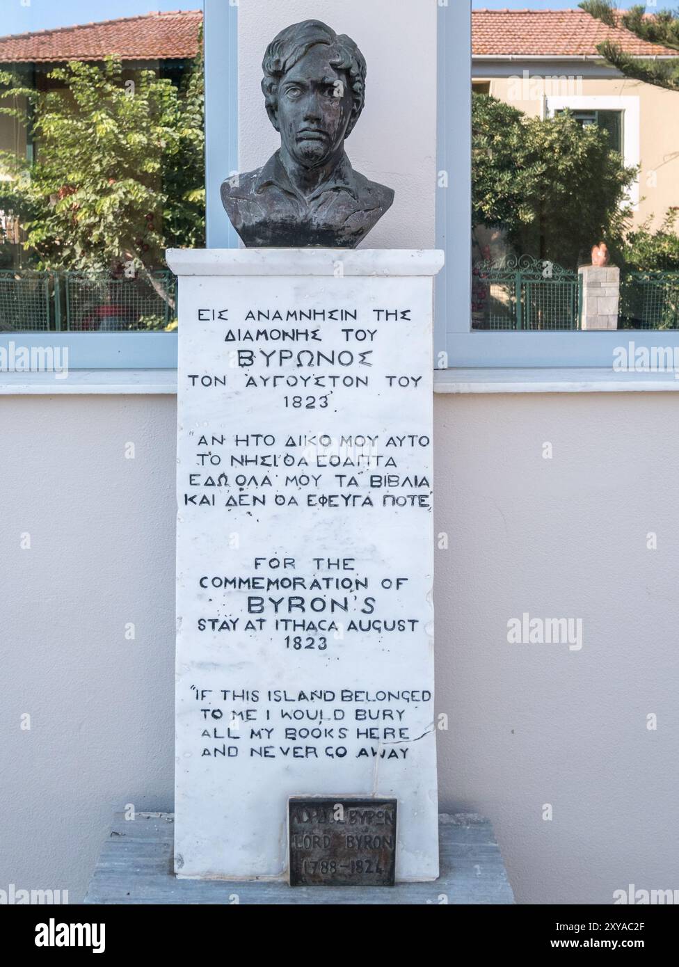 Bust of lord byron hi-res stock photography and images - Alamy