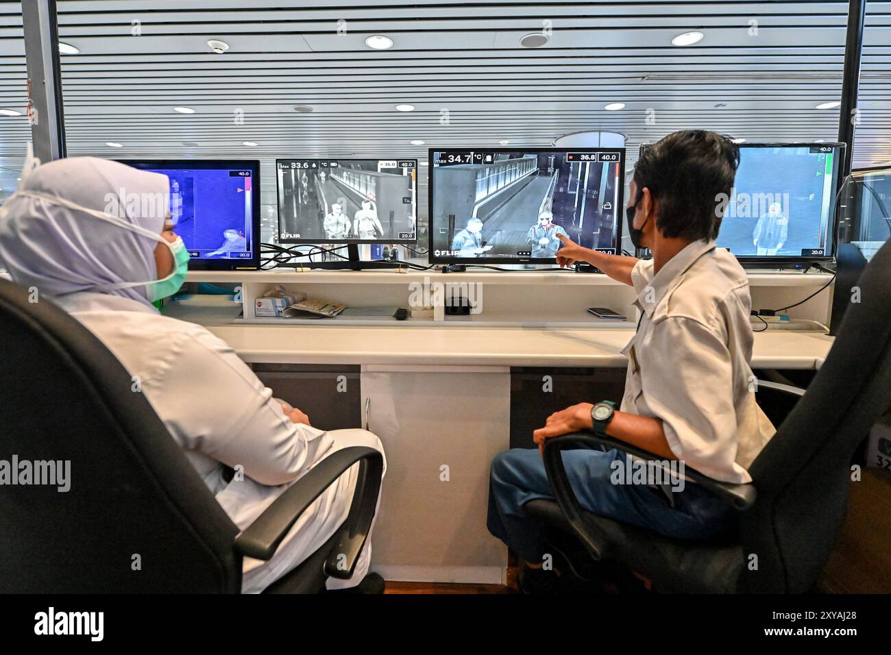 Thermal scanners hi-res stock photography and images - Alamy