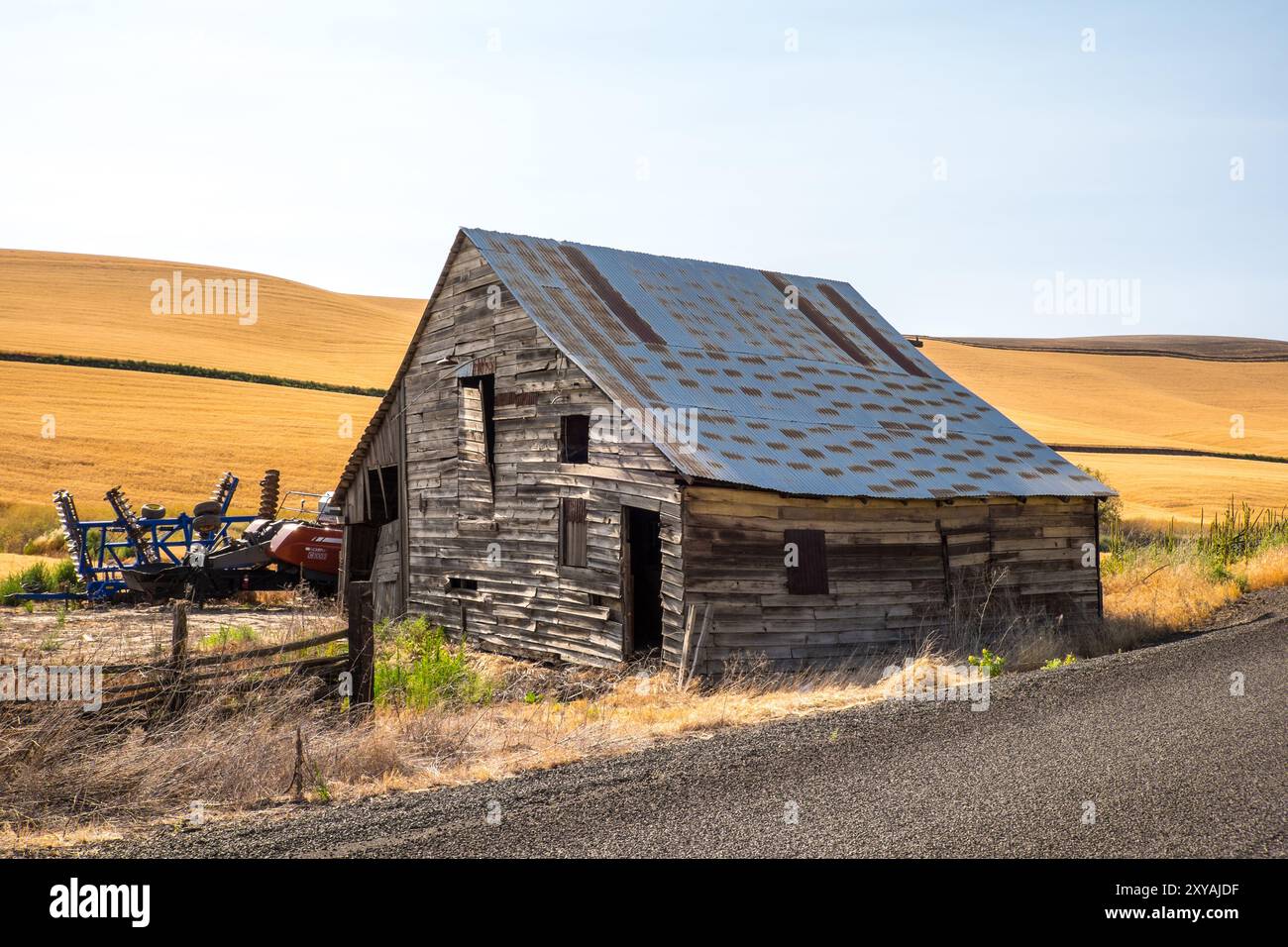 A barn in eastern Washington's Palouse region during the summer wheat ...