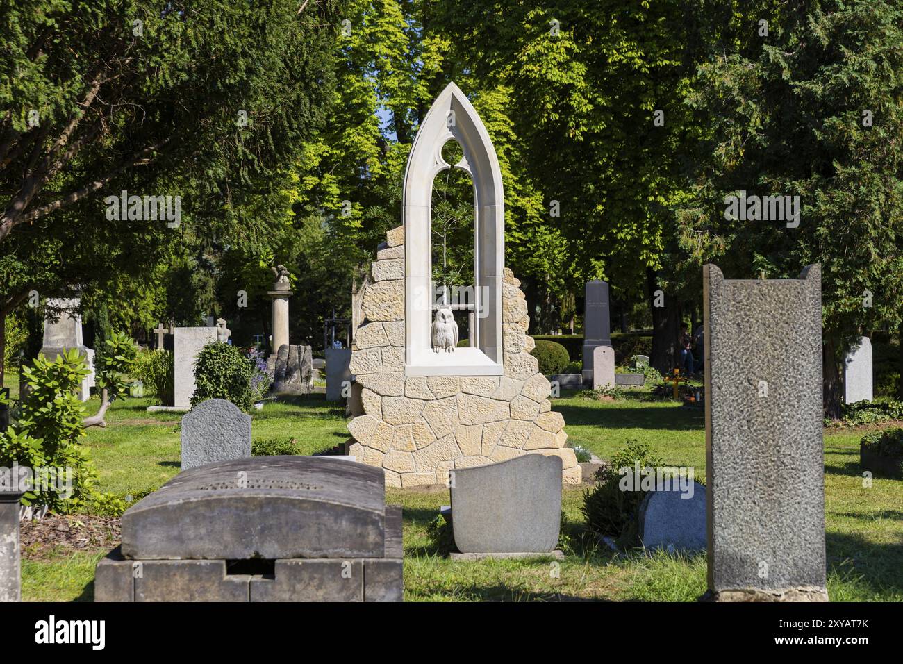 A new monument can be seen at Caspar David Friedrich's grave in Dresden ...