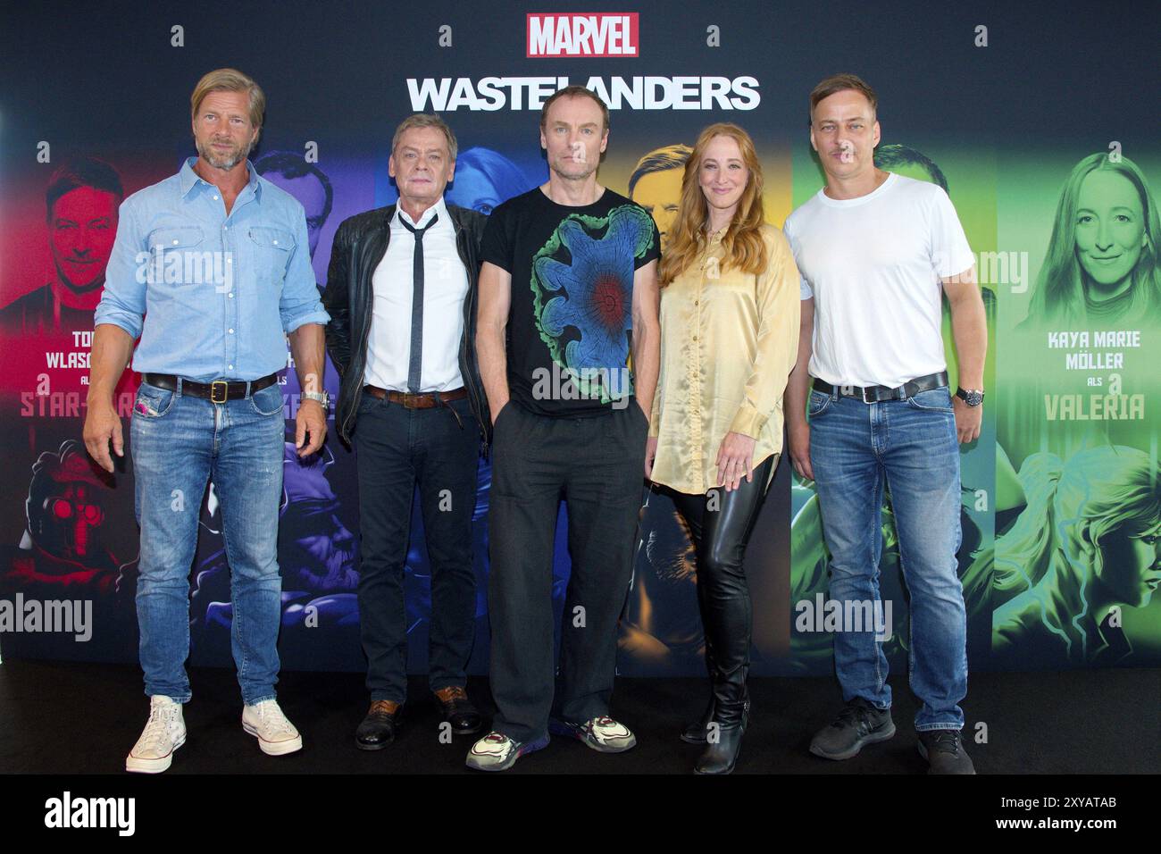 Mail order compan hi-res stock photography and images - Alamy