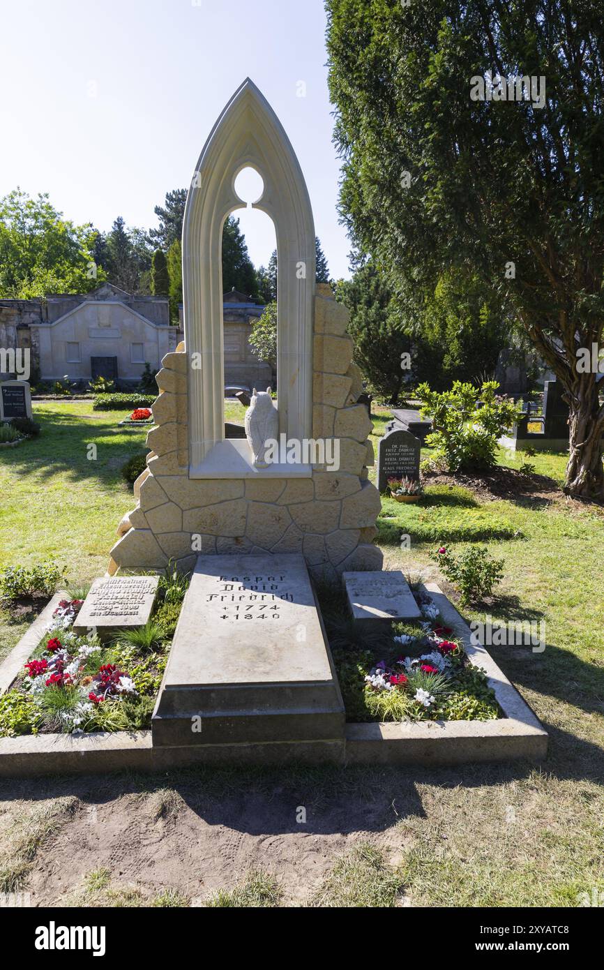 A new monument can be seen at Caspar David Friedrich's grave in Dresden ...