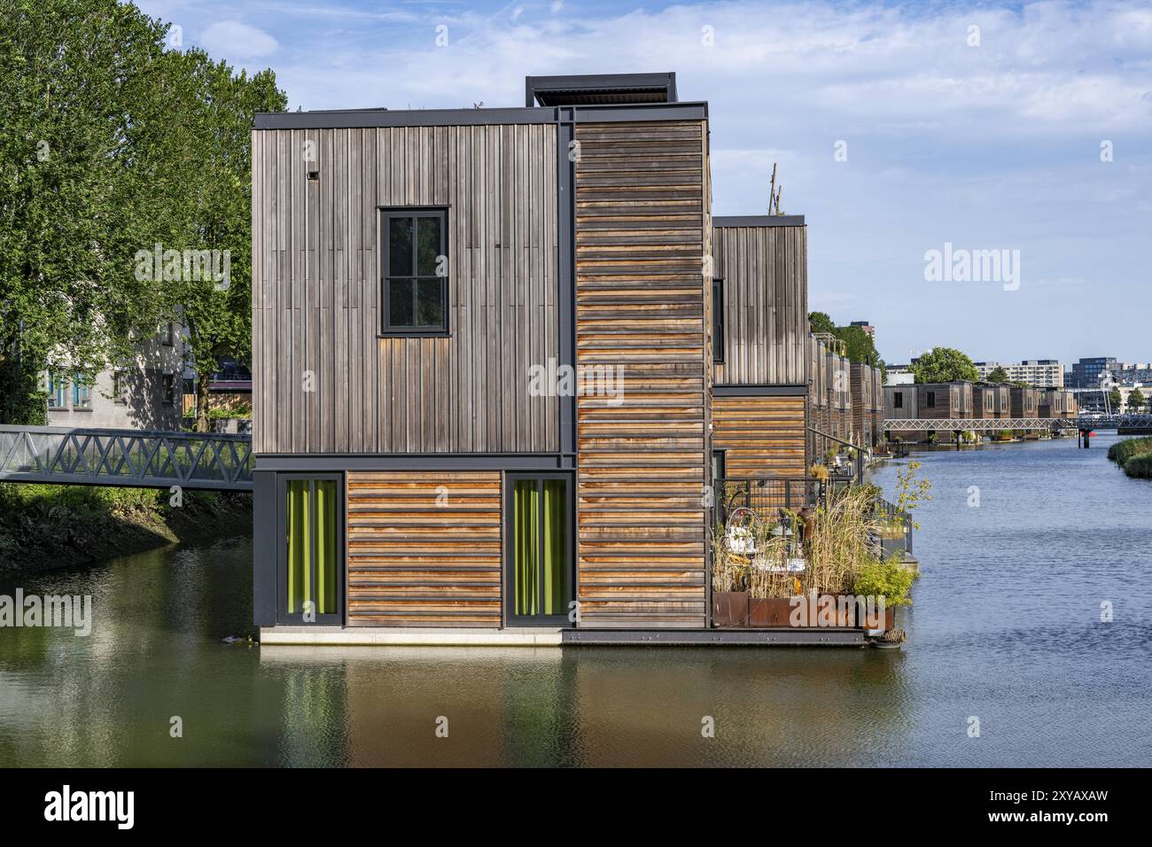 18 Floating residential buildings Havenlofts Nassauhaven, energy ...