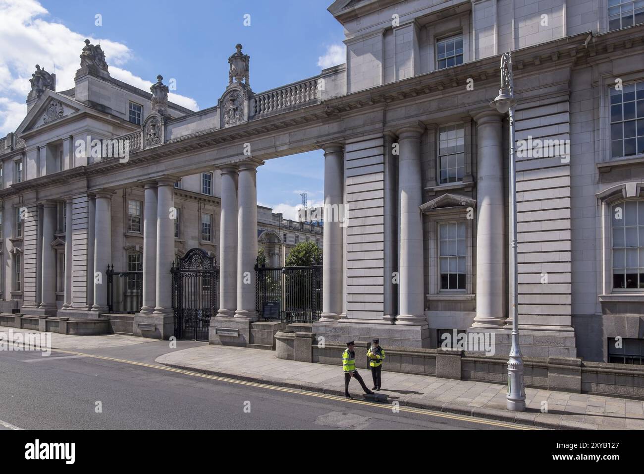 Ireland government buildings hi-res stock photography and images - Alamy