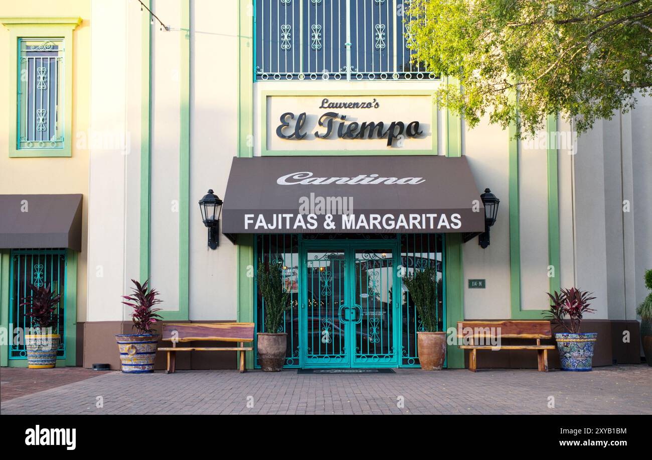 Houston, Texas USA 06-23-2024: El Tiempo Cantina Mexican restaurant ...