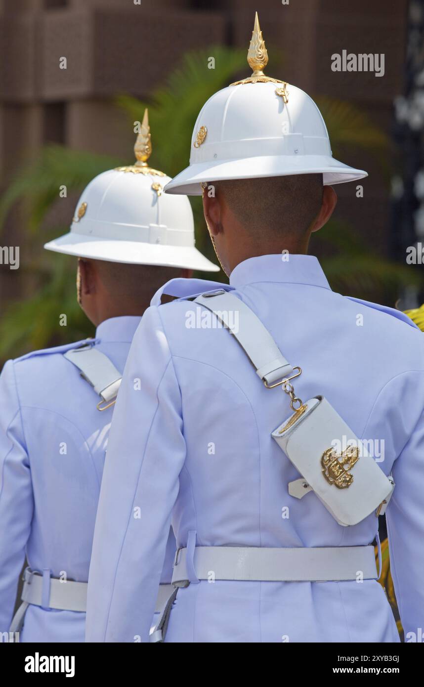 Palace guard at the Royal Palace in Bangkok Stock Photo - Alamy