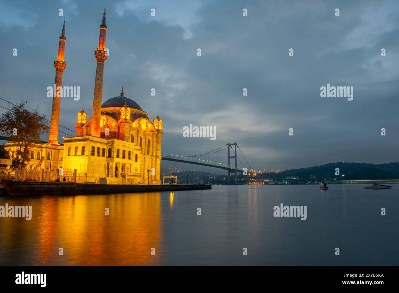 Istanbul morning view. View of Ortaköy Mosque and Bosphorus Bridge ...