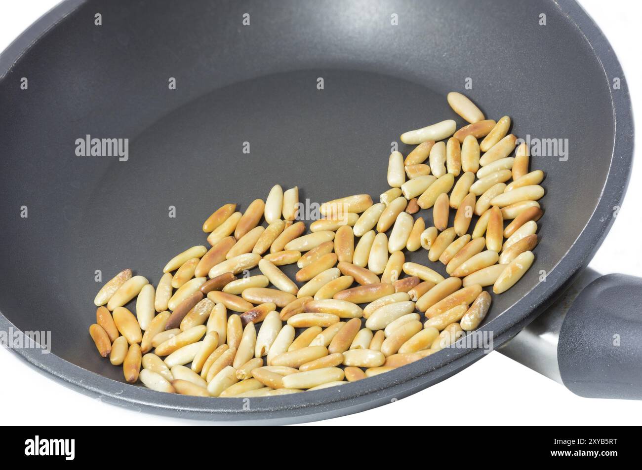 Eats seeds of pine hi-res stock photography and images - Alamy