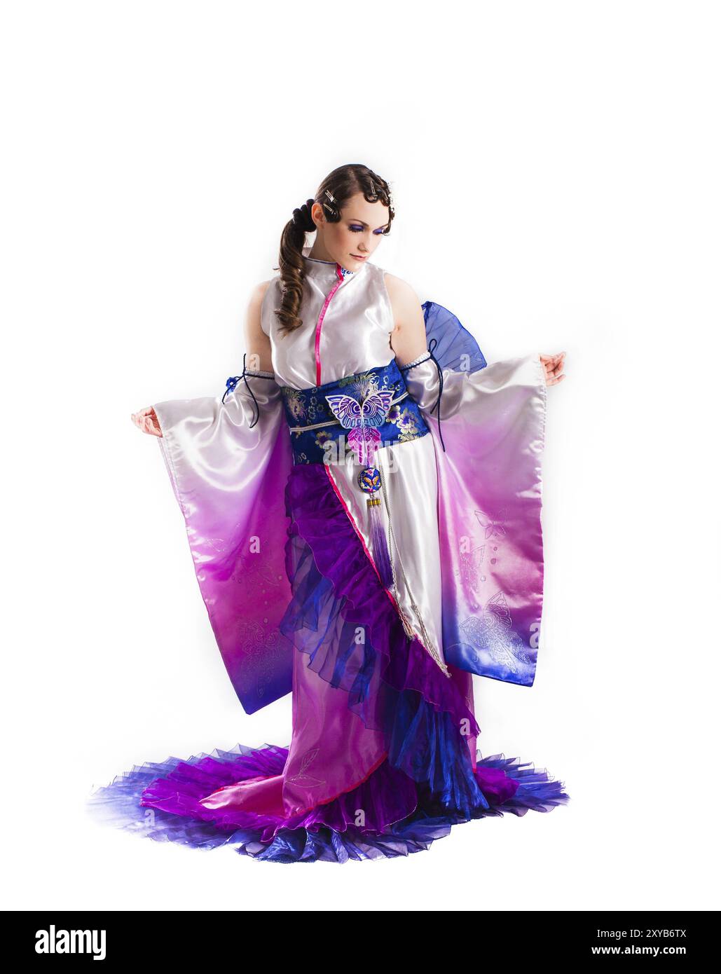 Young girl in geisha dress Stock Photo - Alamy