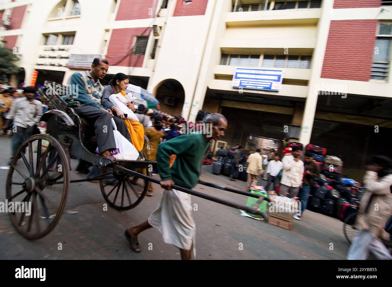 Hand pulled rickshaw in the streets of Kolkata, West Bengal, India ...