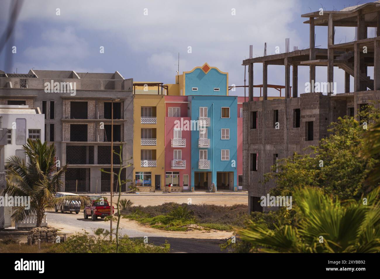 Grey buildings hi-res stock photography and images - Alamy