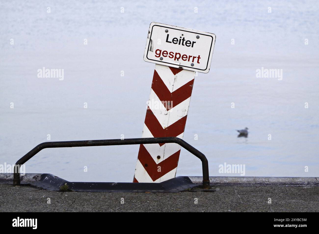 Locked display hi-res stock photography and images - Alamy