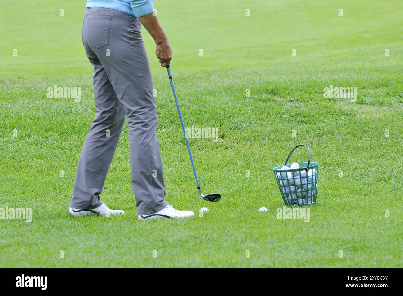 In practice tee on the golf course Stock Photo - Alamy