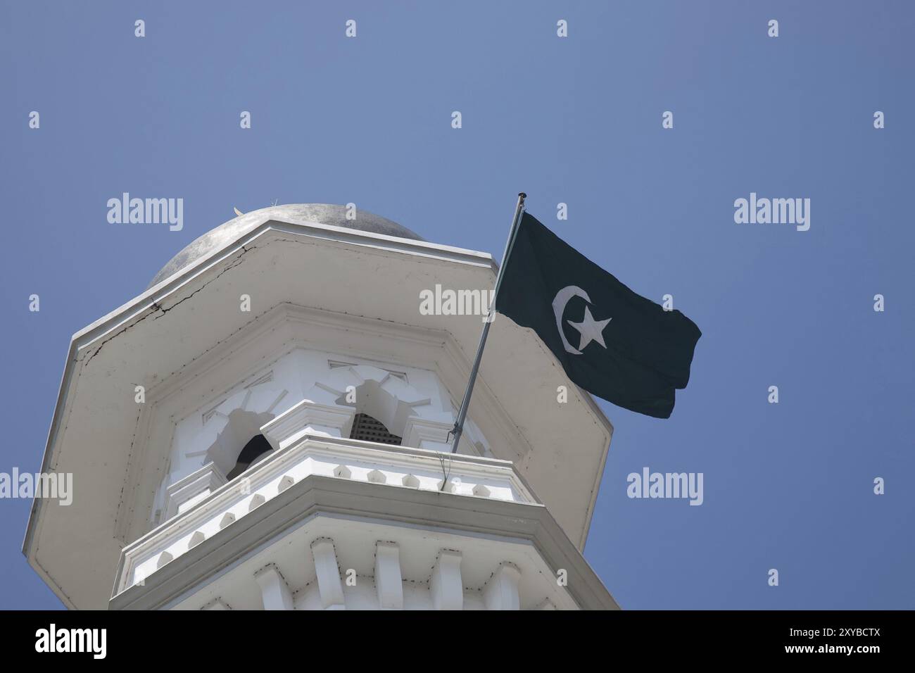 Arabic flag on the mosque tower. Penang collection Stock Photo - Alamy